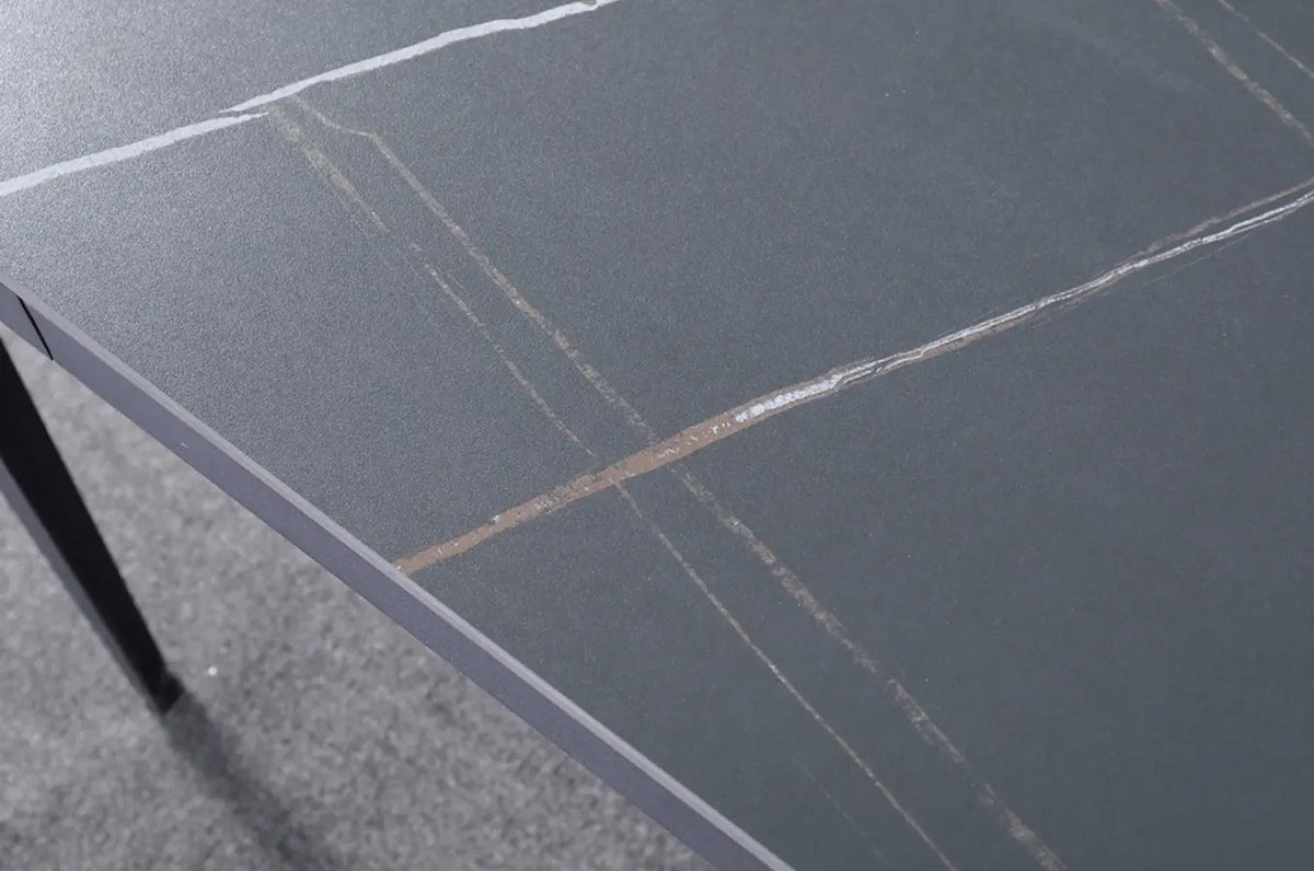 Table à manger design - DOUMA